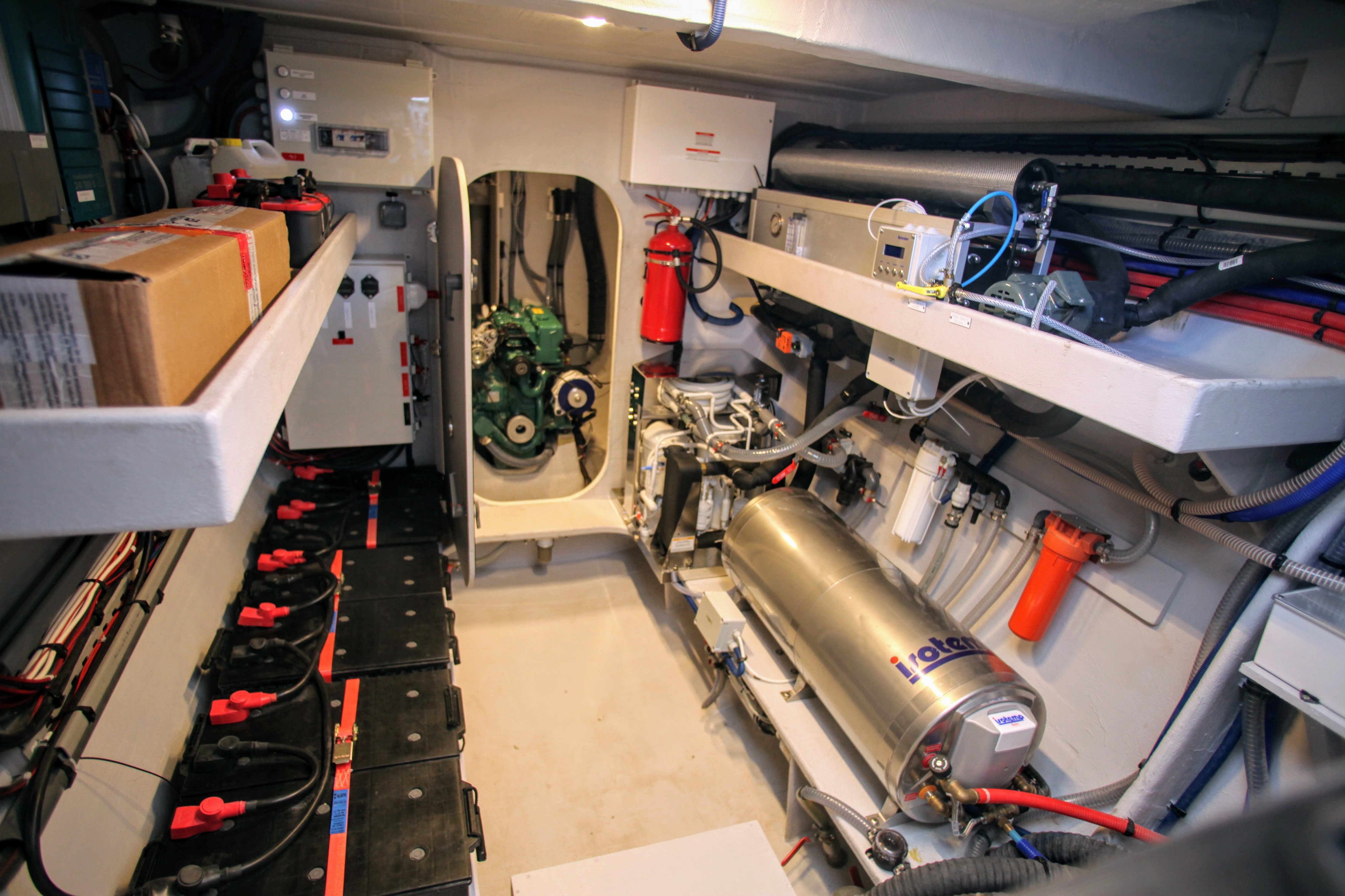 ENGINE ROOM AND STORAGE CAPACITY - NEEL-TRIMARANS